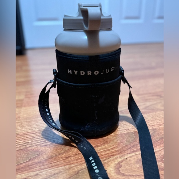 HydroJug | Dining | Hydrojug Pro Jug Wsleeve Straw Snakeskin | Poshmark